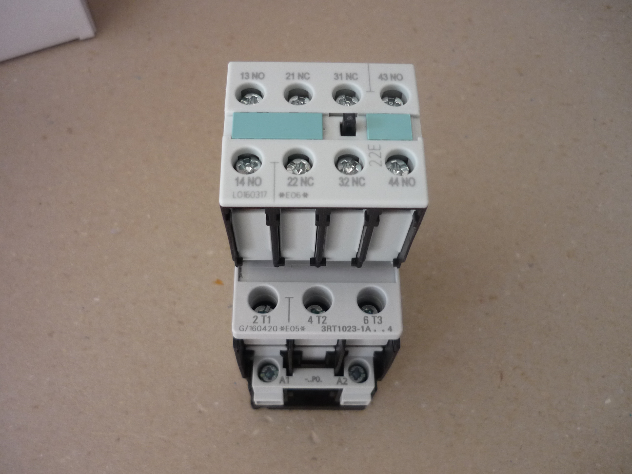 3RT1023-1AP04